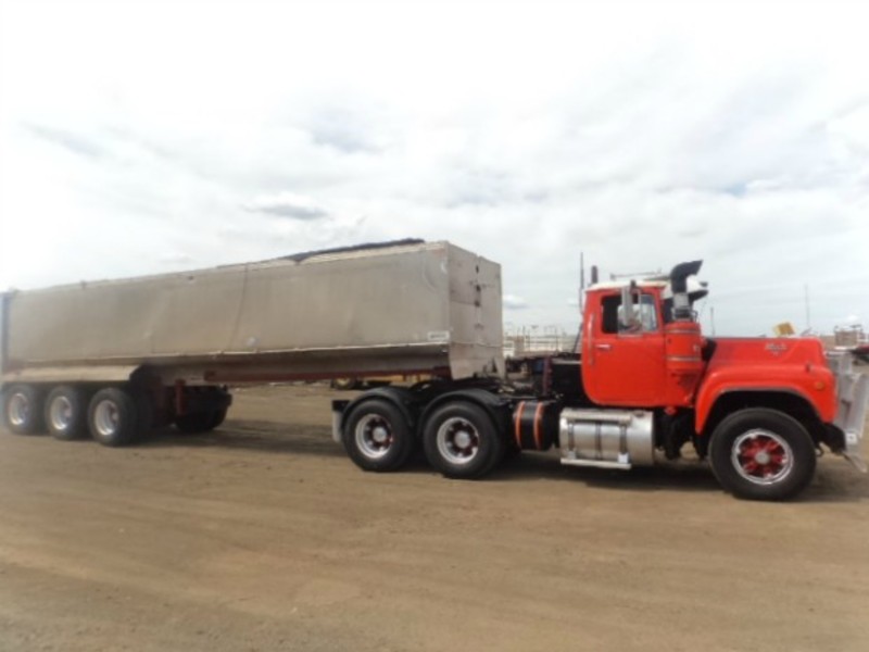 1980 MACK R600 SERIES R MODEL MACK AND TIPPER SET R600 - JTFD3967029 - JUST TRUCKS
