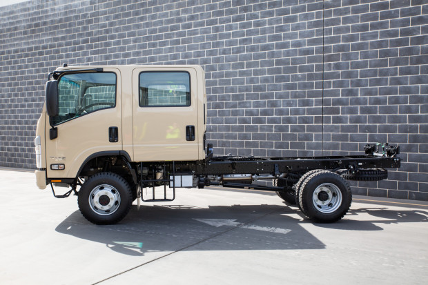 2023 ISUZU NPS 75/45-155 CREW AMT CAB CHASSIS - JACFD5281315 - JUST TRUCKS