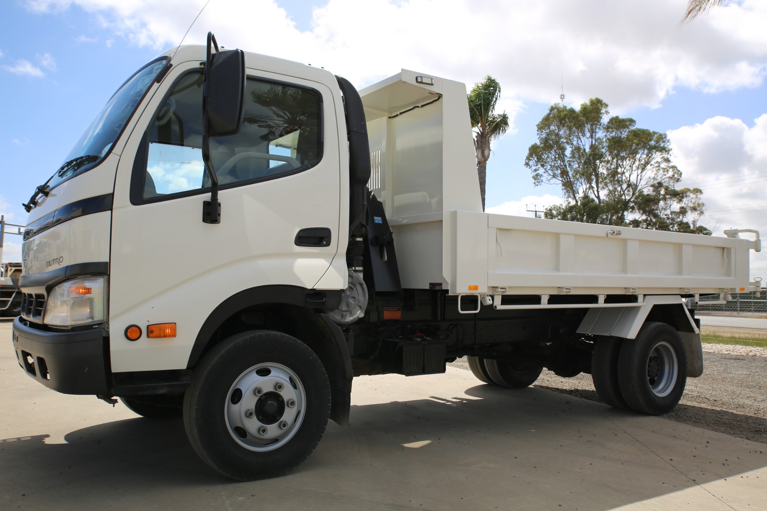 2006 HINO DUTRO 7500 LOW KM'S TRUCK MANUAL TIPPER - JTFD5010549 - JUST TRUCKS