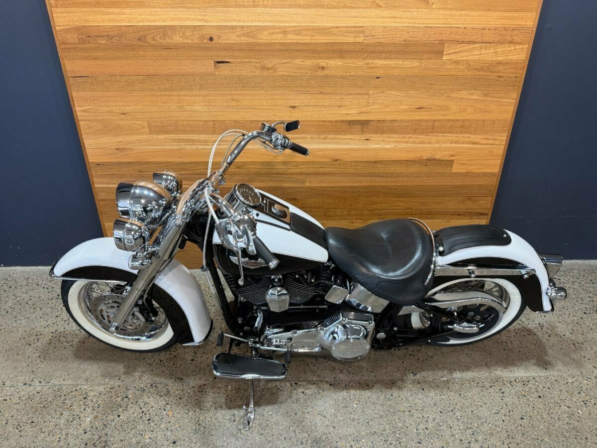 2005 HARLEY-DAVIDSON FLSTNI SOFTAIL DELUXE CRUISER - JBFD5337143 - JUST BIKES