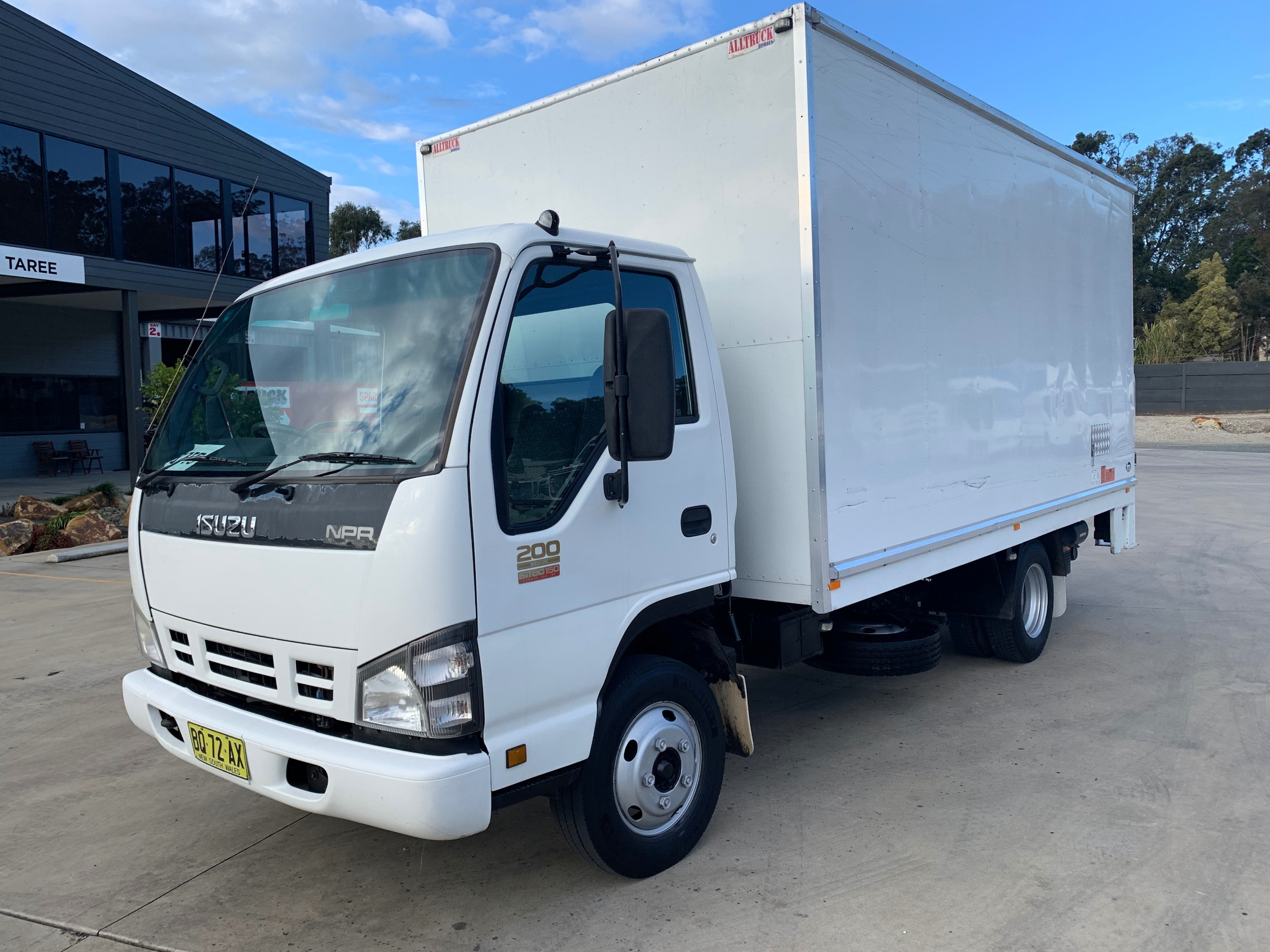 2006 ISUZU NPR NPR200 TRUCK MANUAL PANTECH - JTFD5064362 - JUST TRUCKS