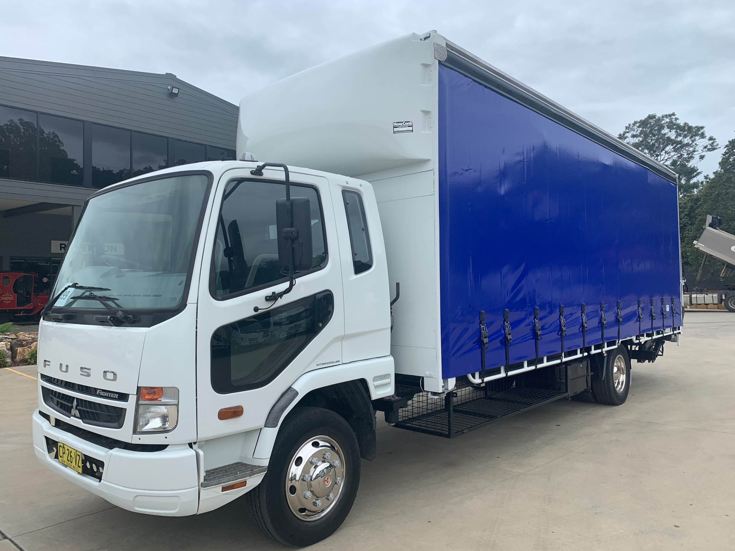 2010 FUSO FIGHTER FK65 FK1227 7 MANUAL CURTAINSIDER - JTFD5094305 - JUST TRUCKS