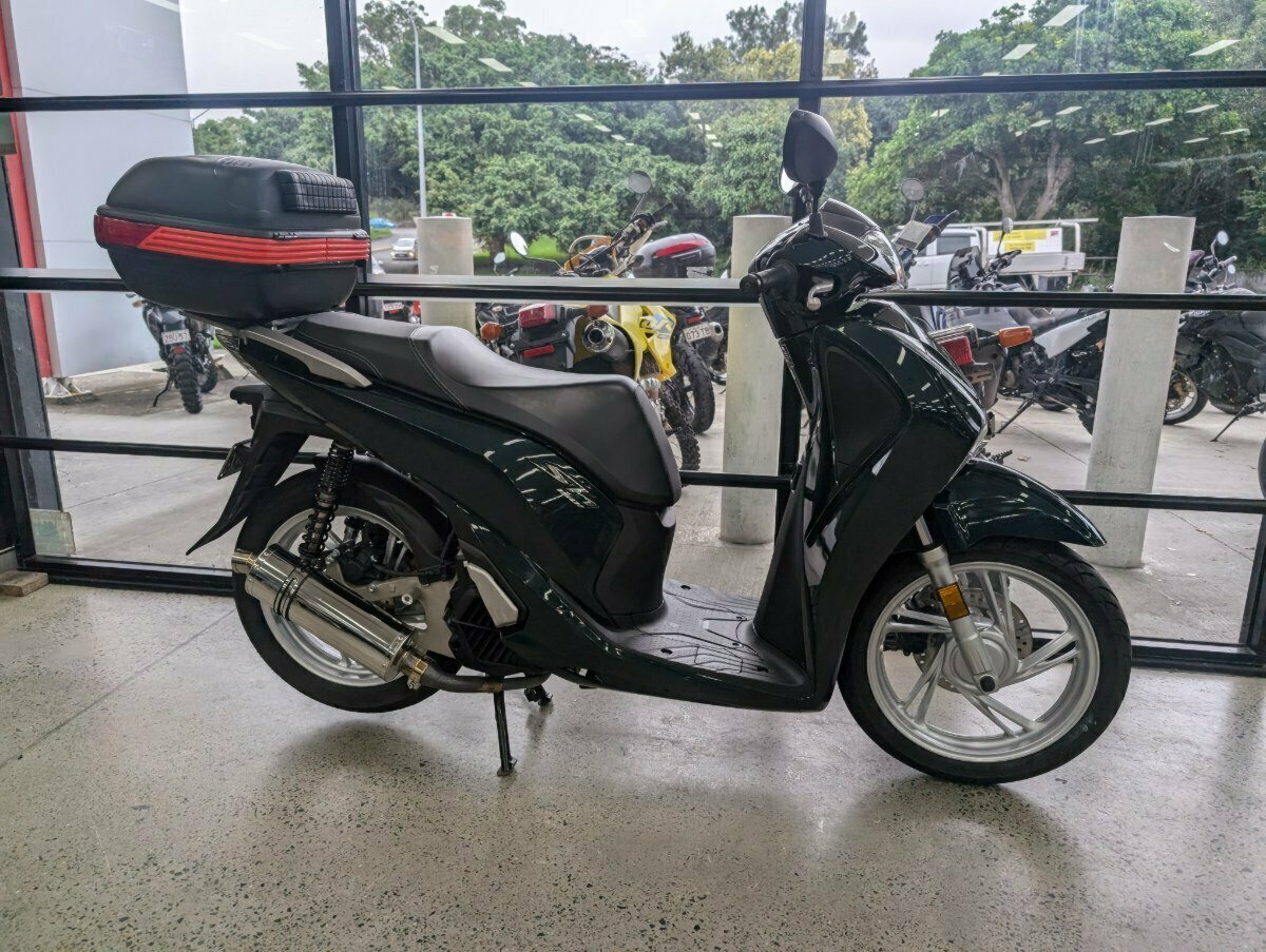 2017 HONDA SH150 SCOOTER - JBFD5337154 - JUST BIKES