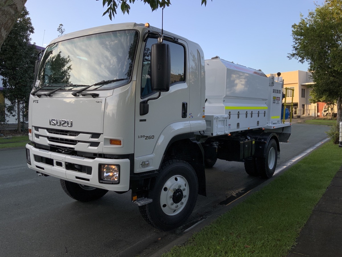 2024 ISUZU FTS 139-260 AUTOMATIC SERVICE BODY - JTFD5296655 - JUST TRUCKS