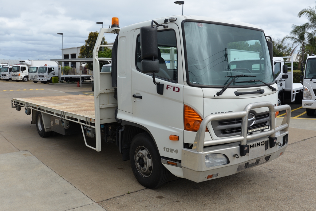 2010 HINO FD 1024 MANUAL TRAYTOP - JCFD5185383 - JUST TRUCKS