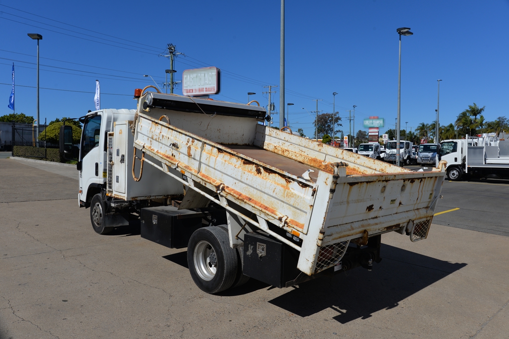 2011 ISUZU NPR 200 AUTOMATIC TIPPER - JTFD5199053 - JUST TRUCKS