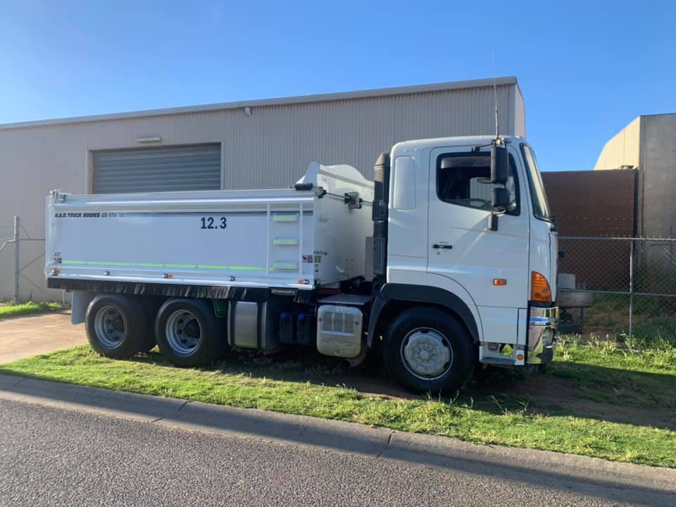 2014 HINO 700 TIPPER - JTM5177948 - JUST TRUCKS