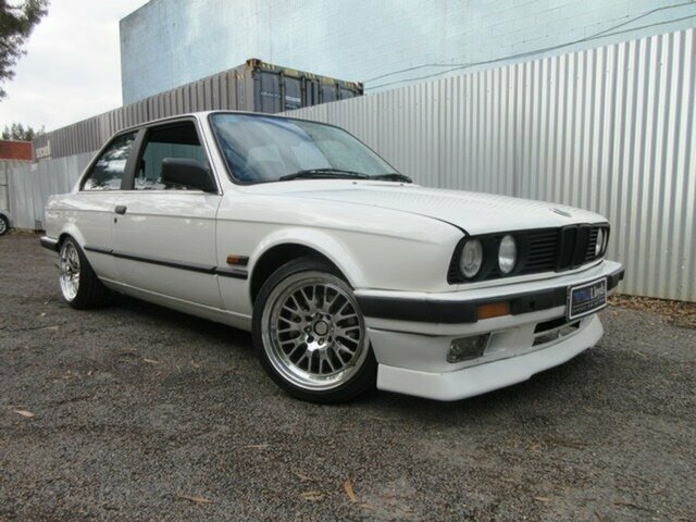 1989 BMW 318I SERIES 3, E30, S156BOC MANUAL TWO DOOR COUPE - JCFFD5016031 - JUST CARS