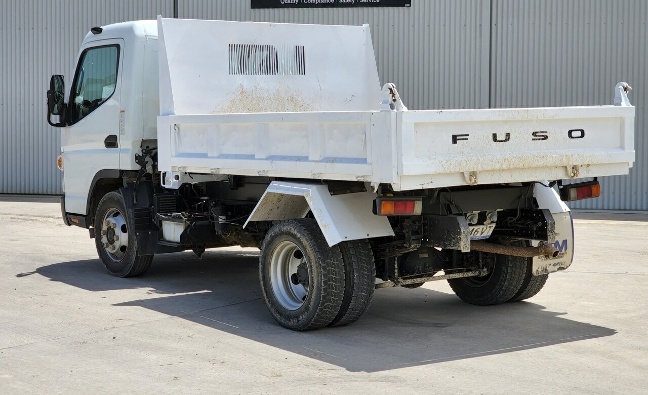 2017 MITSUBISHI FUSO 715 FUSO 5 SP MANUAL 2D TIPPER - JTFD5245655 - JUST TRUCKS