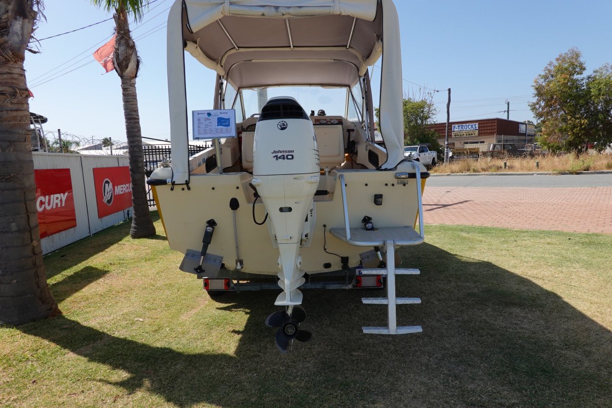 1982 SWIFT CRAFT EXPLORER SPORTS CRUISER - BTFD5286085 - BOATTRADER