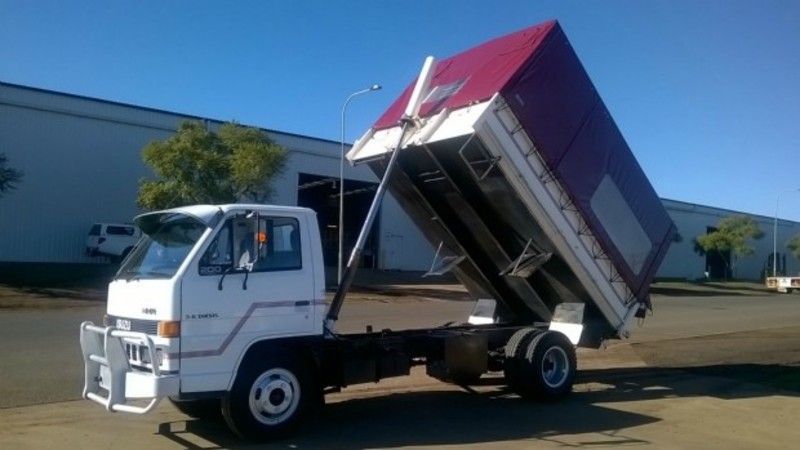 1990 ISUZU NKR200 NKR 200 MEDIUM TIPPER NKR200 TRUCK - JTFD3913081 - JUST TRUCKS