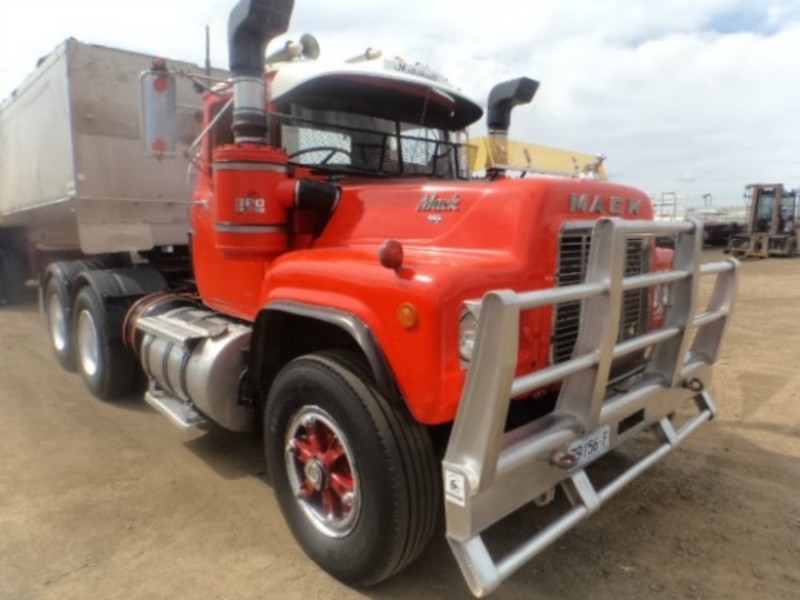 1980 MACK R600 SERIES R MODEL MACK AND TIPPER SET R600 - JTFD3967029 - JUST TRUCKS
