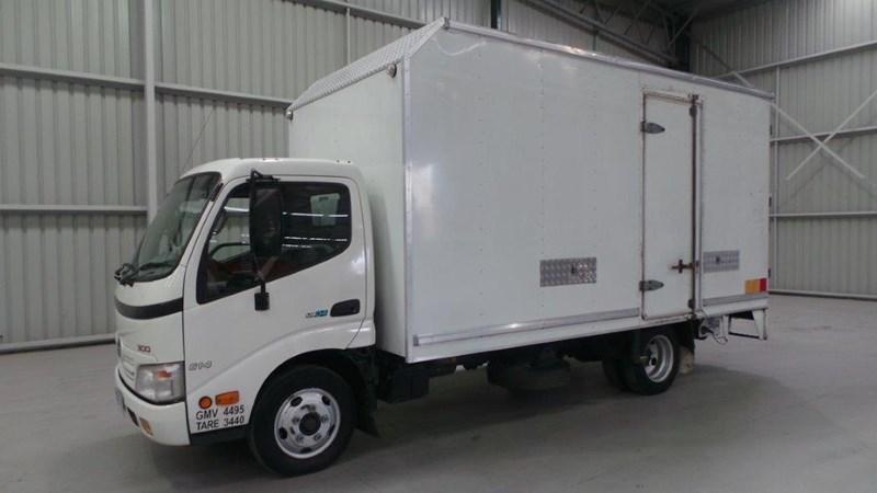2006 HINO DUTRO - JTFD3873939 - JUST TRUCKS