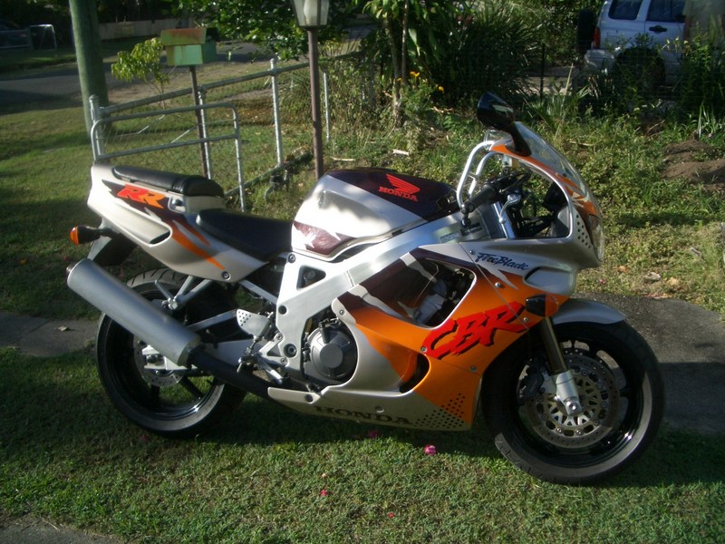 1995 HONDA CBR 900RR (FIREBLADE) - JBW1755150 - JUST BIKES