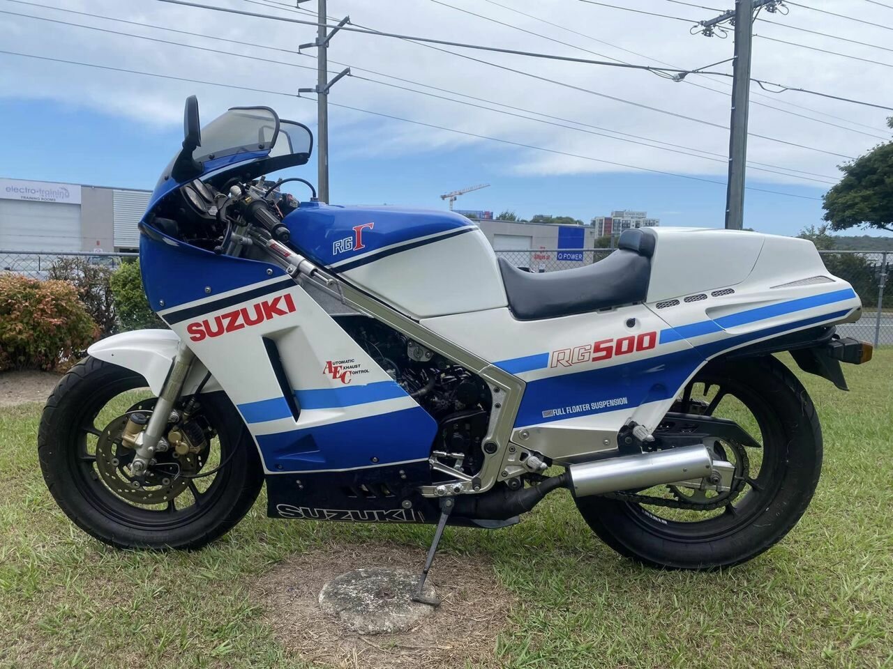 1985 SUZUKI RG500 ROAD - JBFD5252224 - JUST BIKES