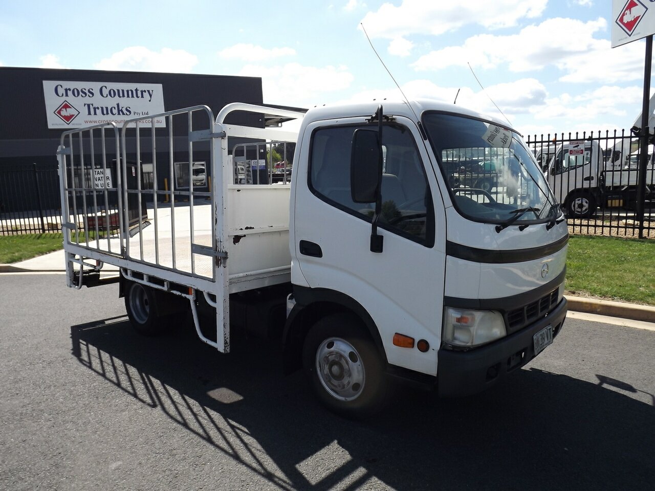 2006 HINO DUTRO 5 SP MANUAL 2D TABLETOP - JTFD5274069 - JUST TRUCKS