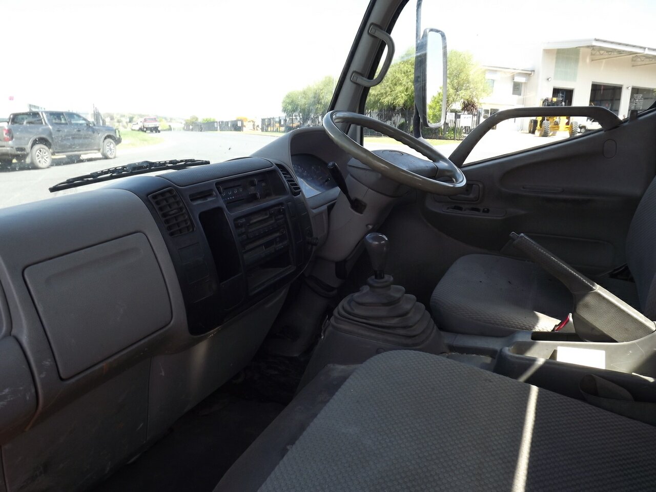 2006 HINO DUTRO 5 SP MANUAL 2D TABLETOP - JTFD5274069 - JUST TRUCKS