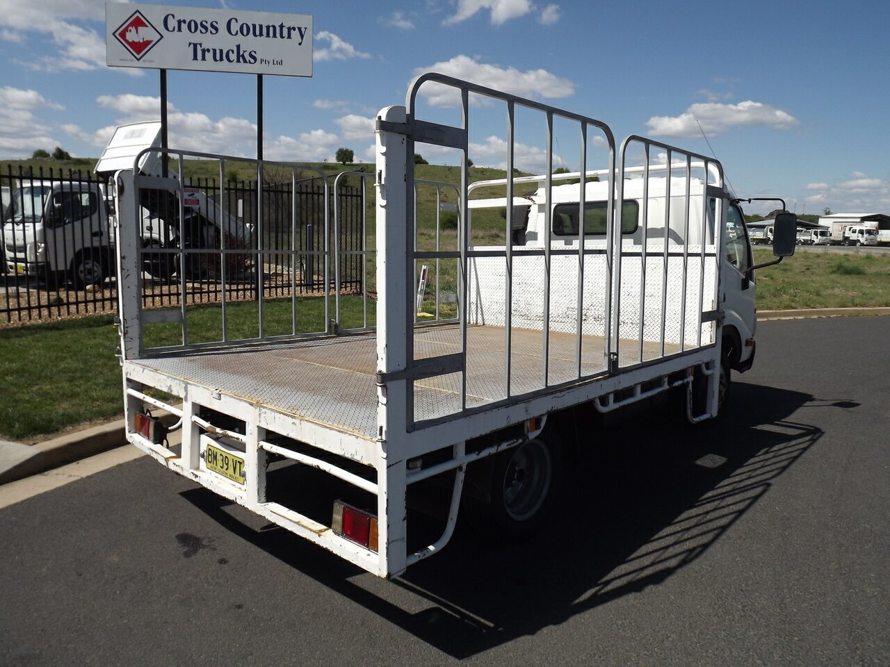 2006 HINO DUTRO 5 SP MANUAL 2D TABLETOP - JTFD5274069 - JUST TRUCKS