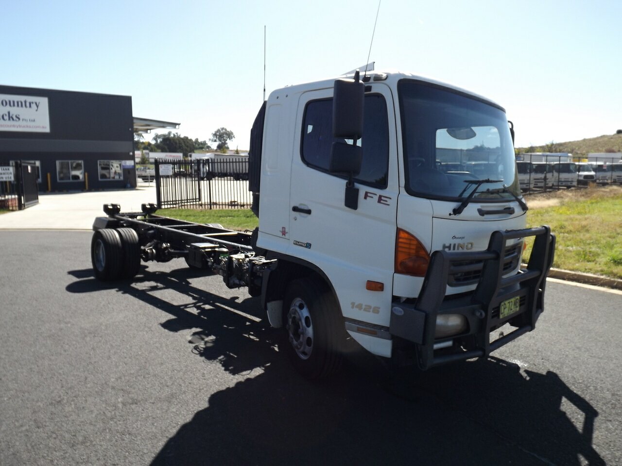 2016 HINO FE1426 6 SP MANUAL 2D CAB CHASSIS - JTFD5253837 - JUST TRUCKS