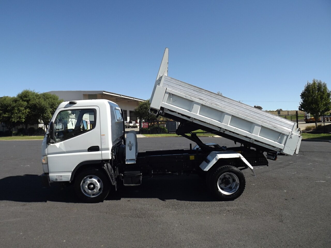 2019 MITSUBISHI FUSO CANTER 815 5 SP MANUAL 2D TIPPER TRUCK - JTFD5254817 - JUST TRUCKS
