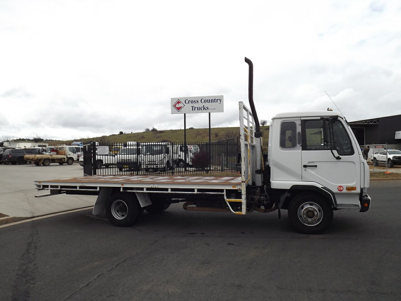 2002 NISSAN UD MK190 6 SP MANUAL 2D REFRIGERATED TRUCK - JTFD5279668 - JUST TRUCKS