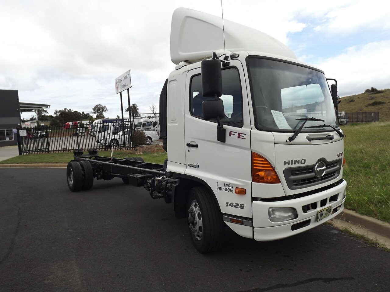 2012 HINO FE1426 6 SP MANUAL 2D CAB CHASSIS - JTFD5277554 - JUST TRUCKS