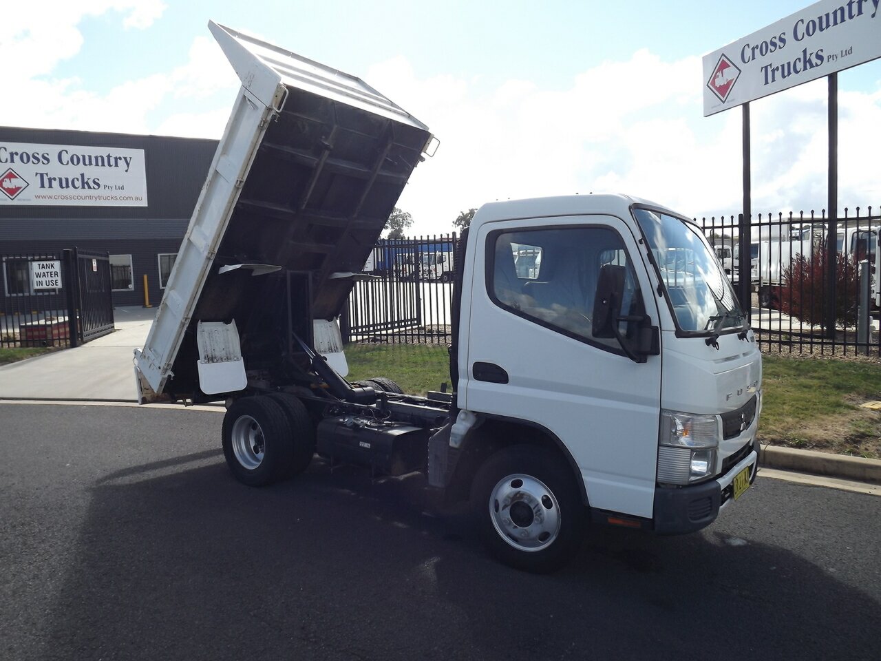 2016 MITSUBISHI FUSO 515 CITY CAB 5 SP MANUAL 2D TIPPER - JTFD5299359 - JUST TRUCKS