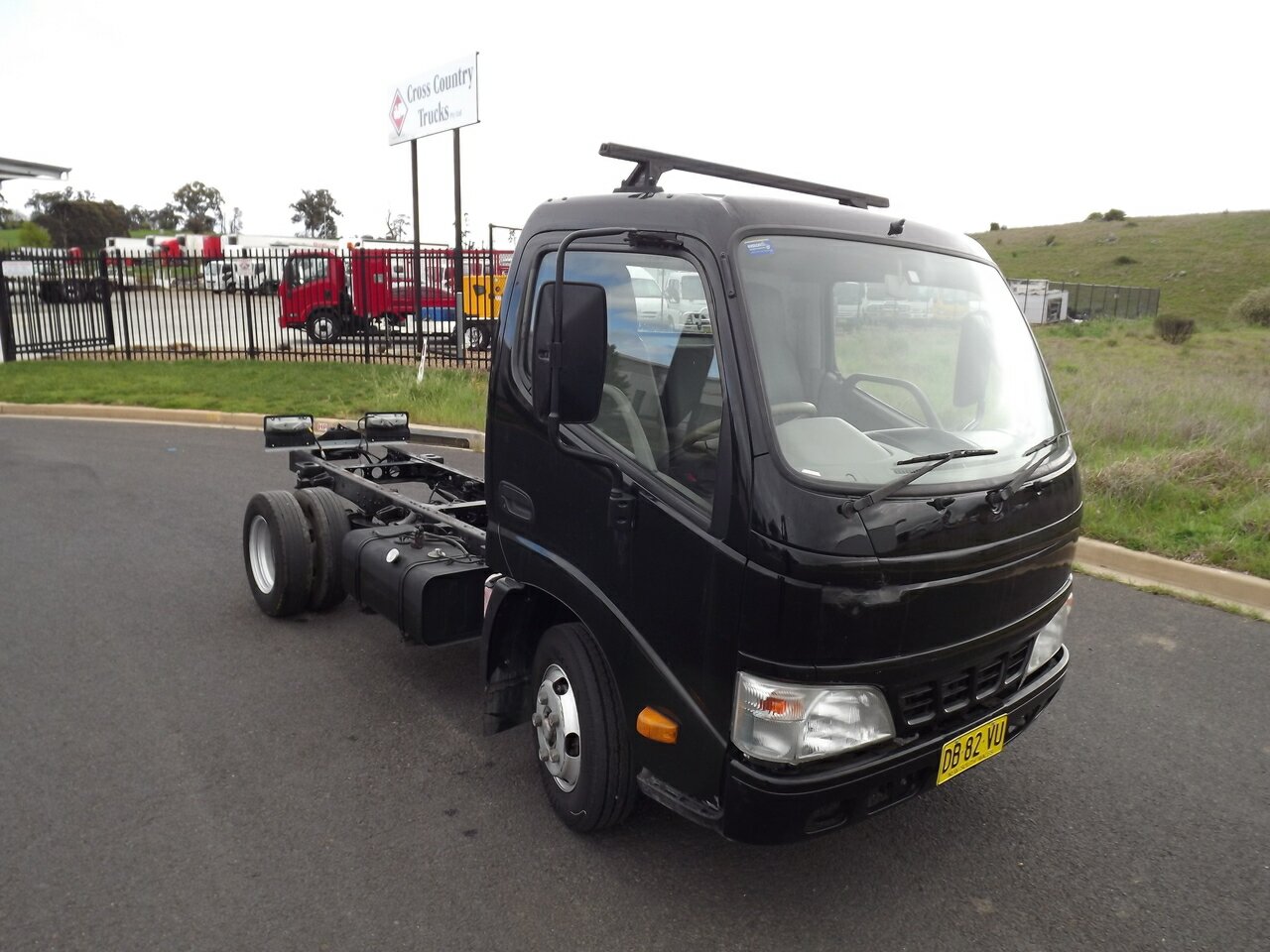 2004 HINO DUTRO 5 SP MANUAL 2D CAB CHASSIS - JTFD5214114 - JUST TRUCKS