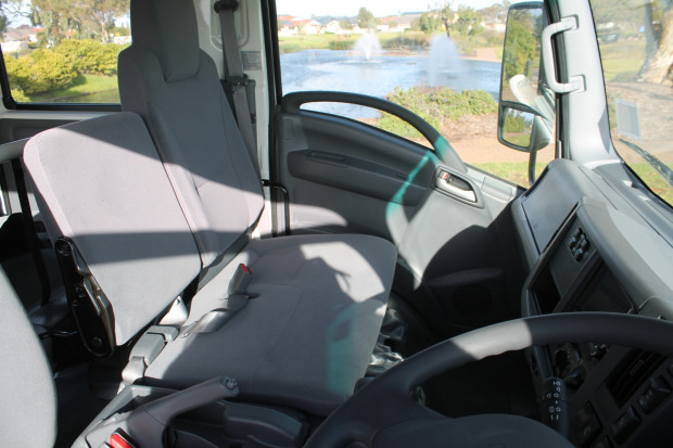 2021 ISUZU NPS 75/45-155 4X4 AMT CREW CAB CHASSIS - JACFD5220277 - JUST TRUCKS