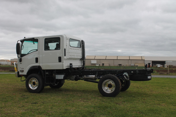 2021 ISUZU NPS 75/45-155 4X4 AMT CREW CAB CHASSIS - JACFD5220277 - JUST TRUCKS