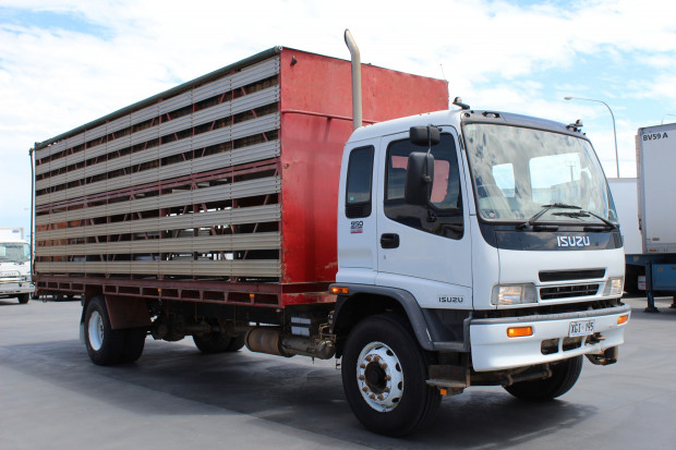 2005 ISUZU FVR950 MANUAL STOCK/CATTLE TRUCK - JTFD5220663 - JUST TRUCKS