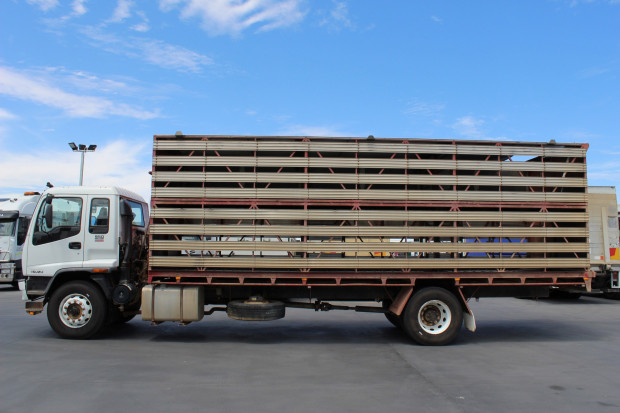 2005 ISUZU FVR950 MANUAL STOCK/CATTLE TRUCK - JTFD5220663 - JUST TRUCKS