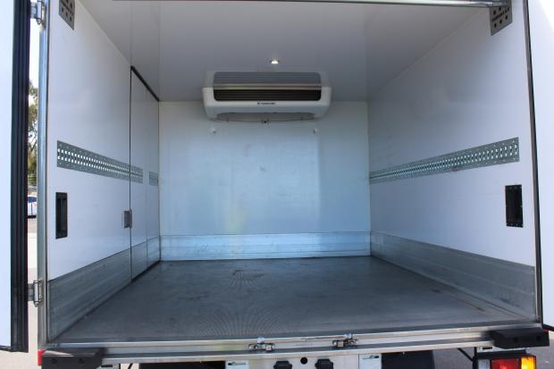 2022 ISUZU NNR 55/45-150 AUTOMATIC REFRIGERATED PANTECH - JTFD5296030 - JUST TRUCKS