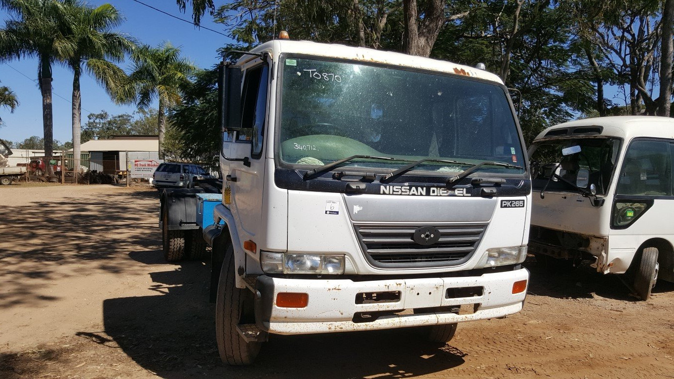 2006 NISSAN UD PK265 PKC215 MANUAL HOOKLIFT/BI FOLD TRUCK - JFTPFD5063371 - JUST TRUCKS