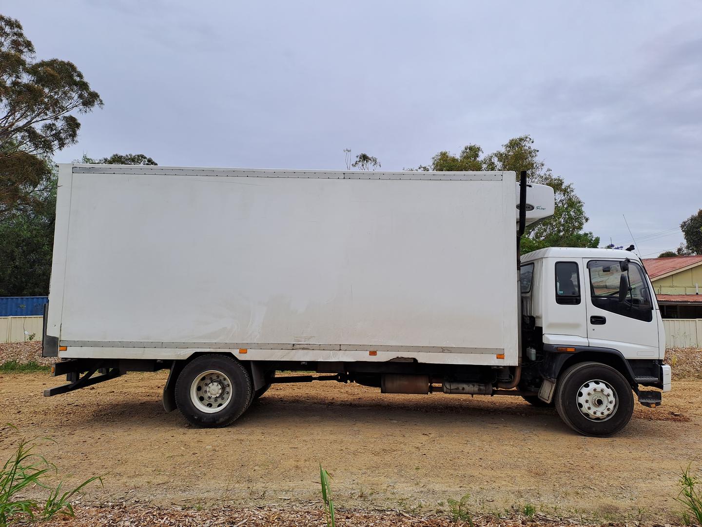 2007 ISUZU F SERIES FVR 950 REFRIGERATED TRUCK - JTFD5245429 - JUST TRUCKS