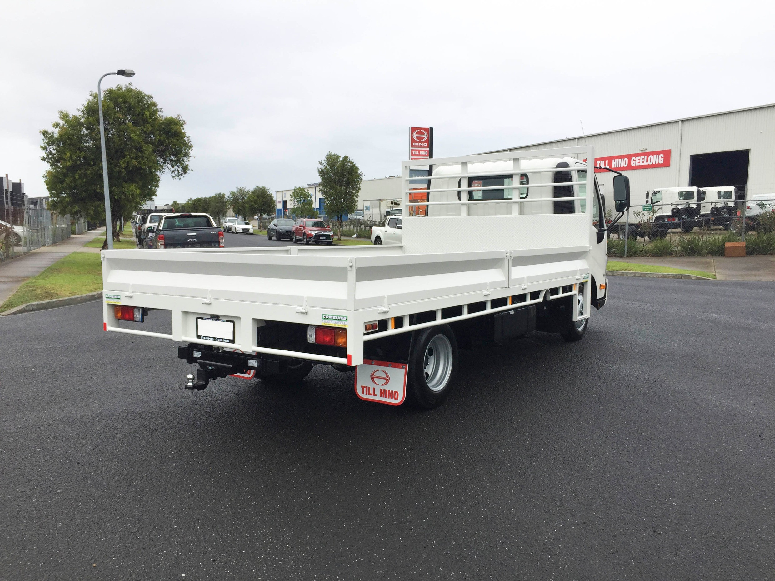 2022 HINO 616 - 300 SERIES AUTOMATIC TRAY - JTFD5220682 - JUST TRUCKS