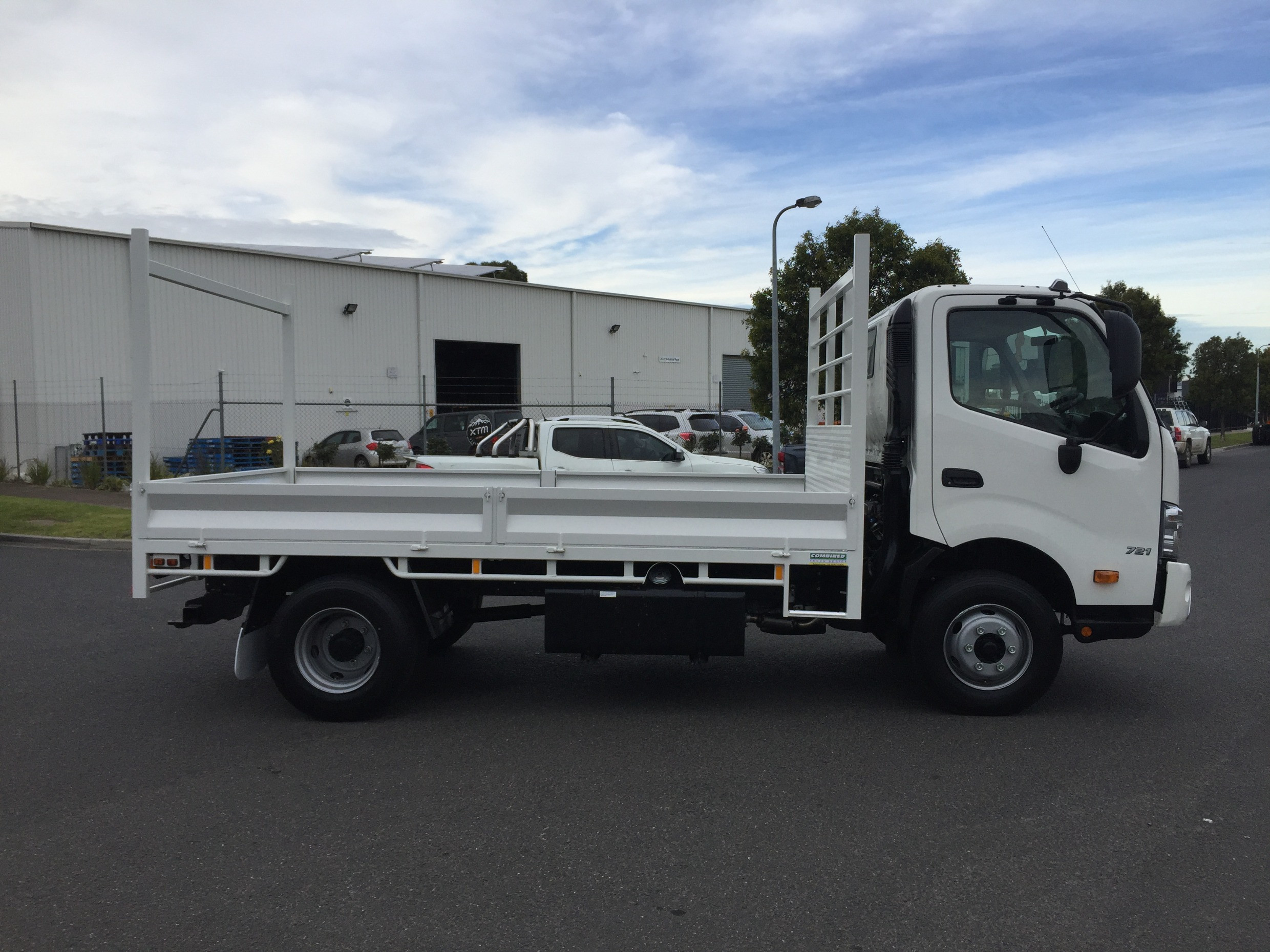 2022 HINO 721 - 300 SERIES AUTOMATIC TRAY - JTFD5220686 - JUST TRUCKS