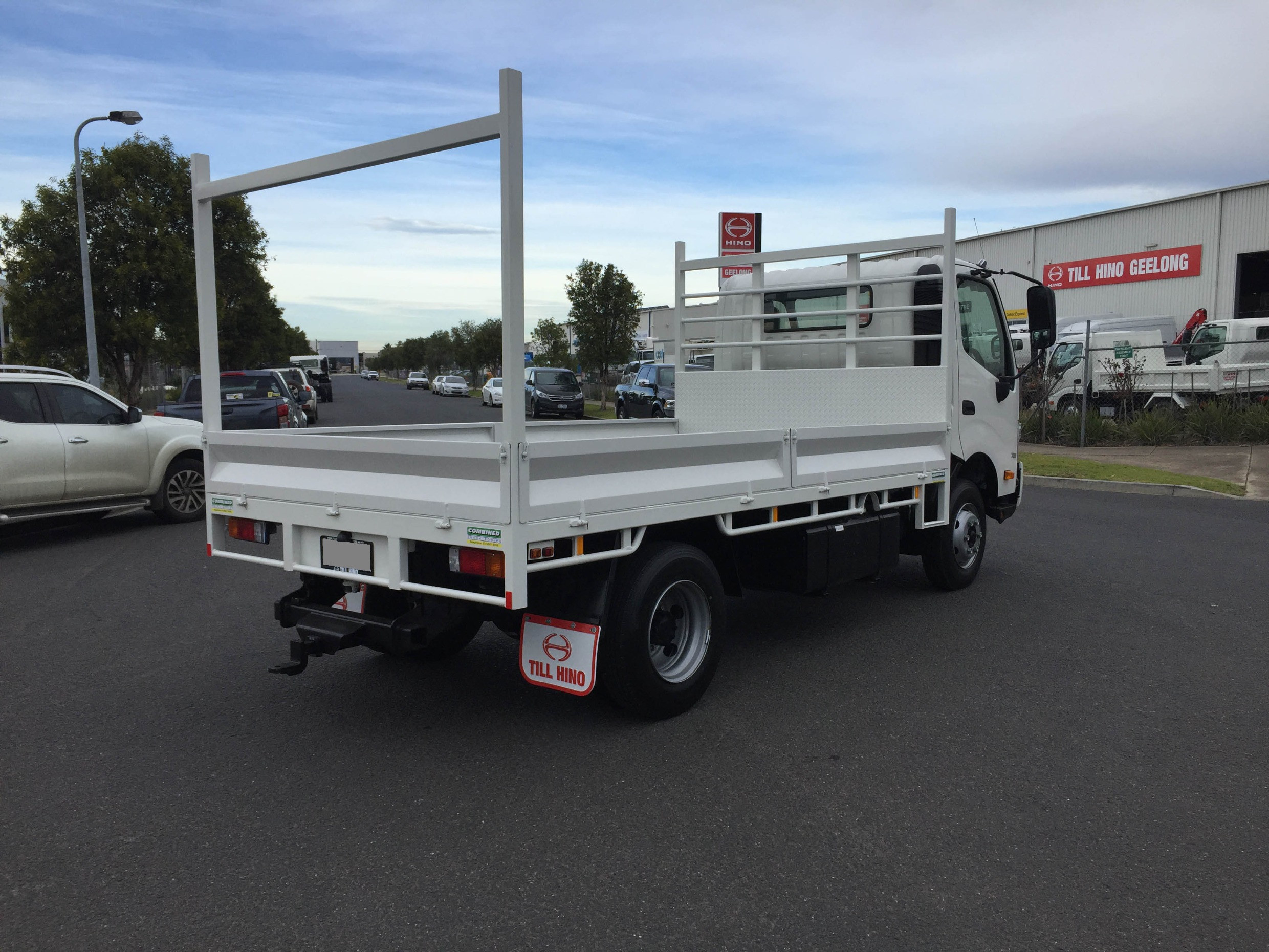 2022 HINO 721 - 300 SERIES AUTOMATIC TRAY - JTFD5220686 - JUST TRUCKS