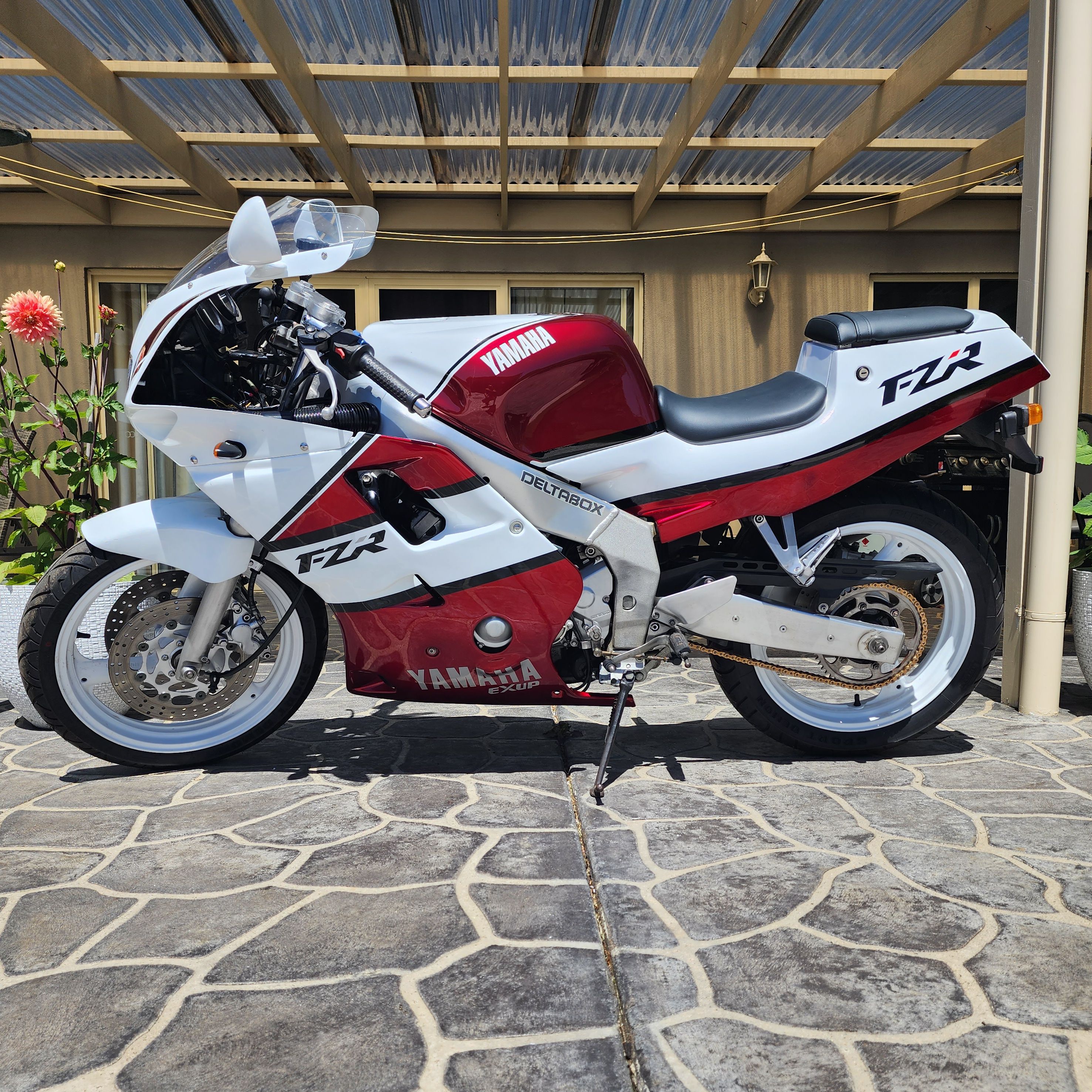 1990 YAMAHA FZR250R ROAD - JBW5288937 - JUST BIKES