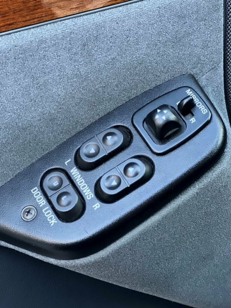 1993 FORD F150 FLARESIDE 4 SP AUTOMATIC 2D UTILITY - JACFD5278832 - JUST CARS