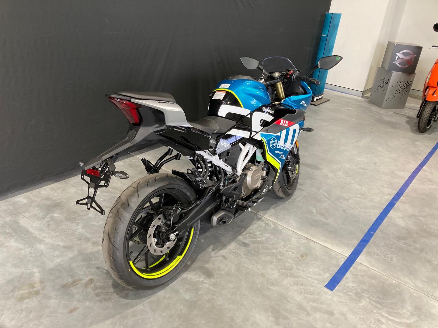 2021 CFMOTO 300SR ABS ROAD - JBFD5246638 - JUST BIKES