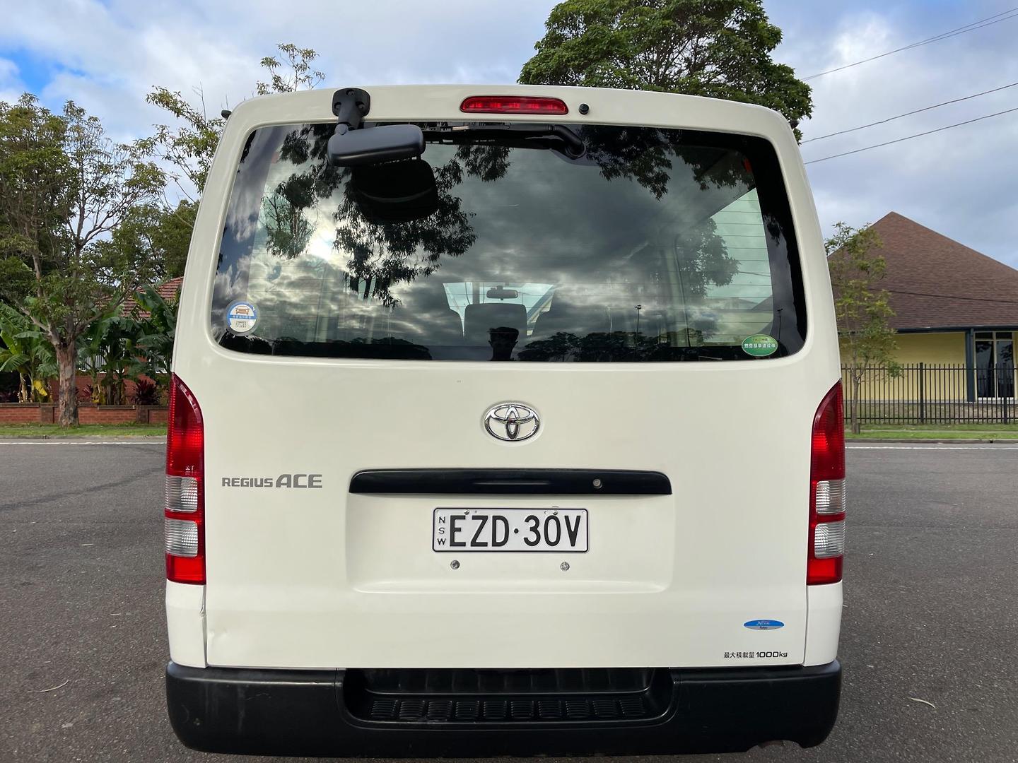 2017 TOYOTA HIACE KDH206 DX AUTO AWD VAN - JACFD5258879 - JUST 4X4S