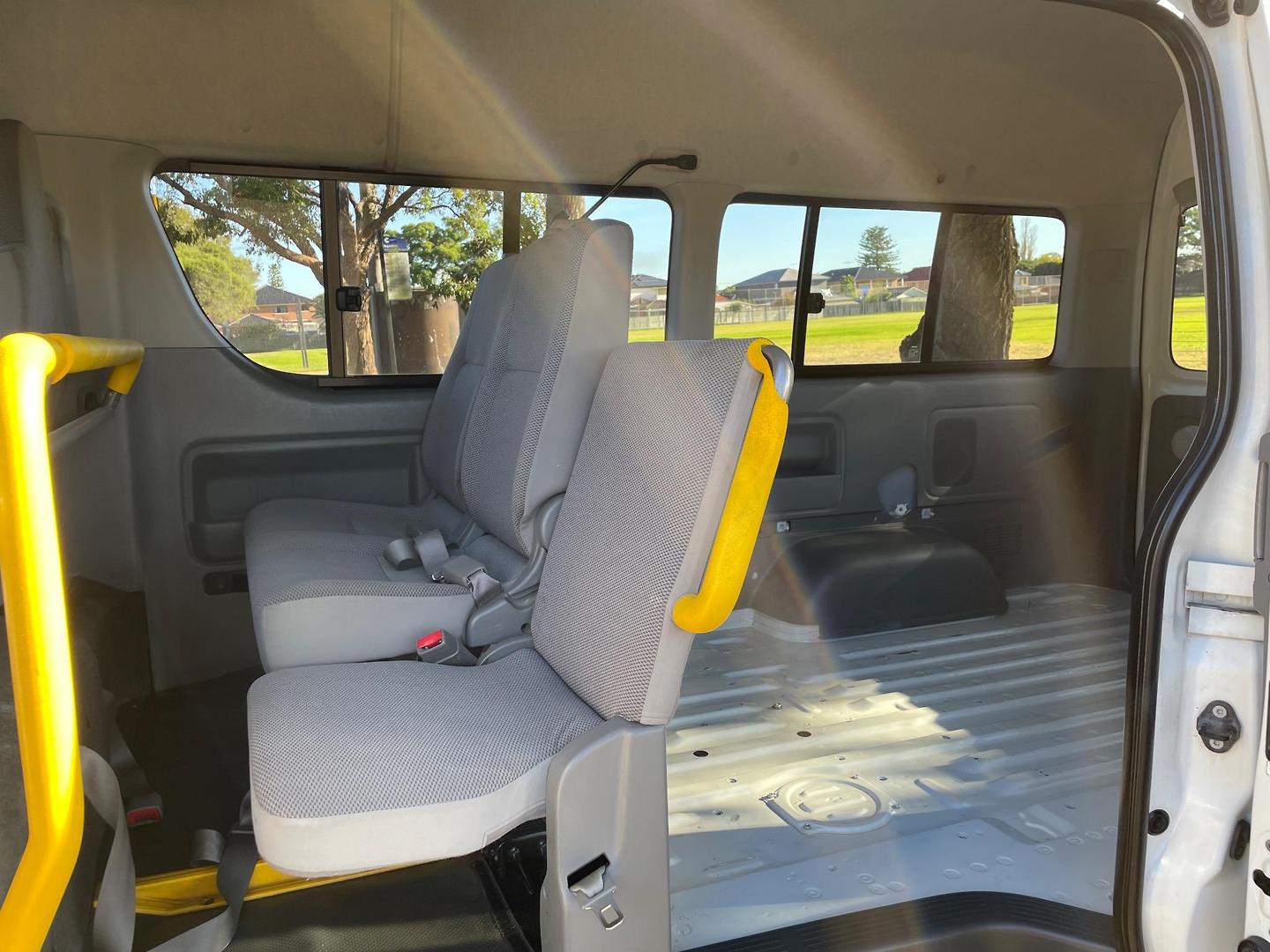 2009 TOYOTA HIACE KDH206 DX LWB AUTO 4WD VAN - JACFD5258892 - JUST 4X4S