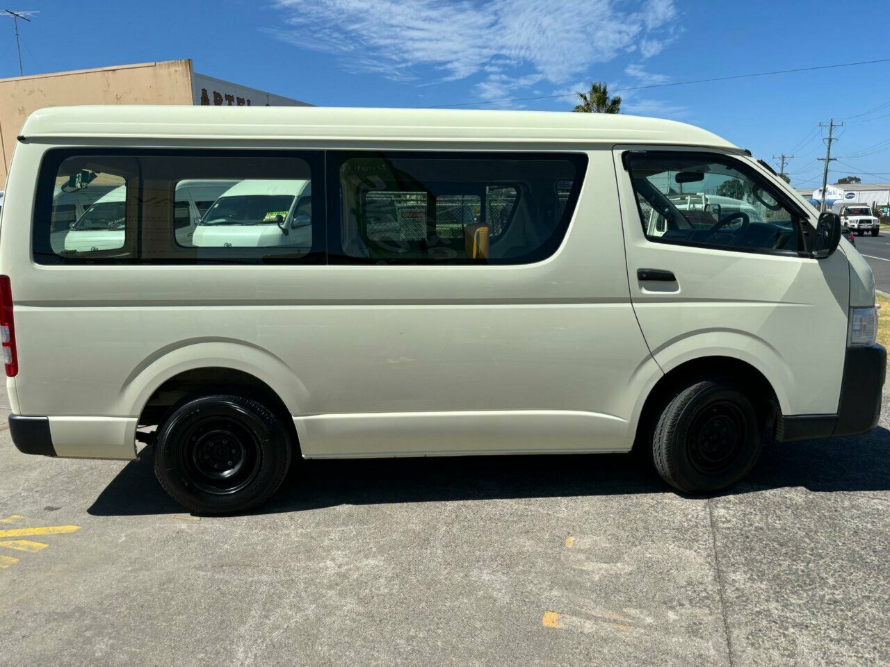 2015 TOYOTA HIACE 4WD AUTOMATIC 4D VAN - JACFD5297193 - JUST 4X4S