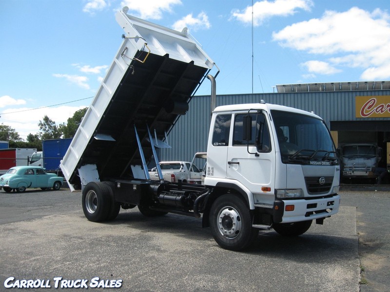 2006 NISSAN UD PK245 0197 - JTMD3788902 - JUST TRUCKS