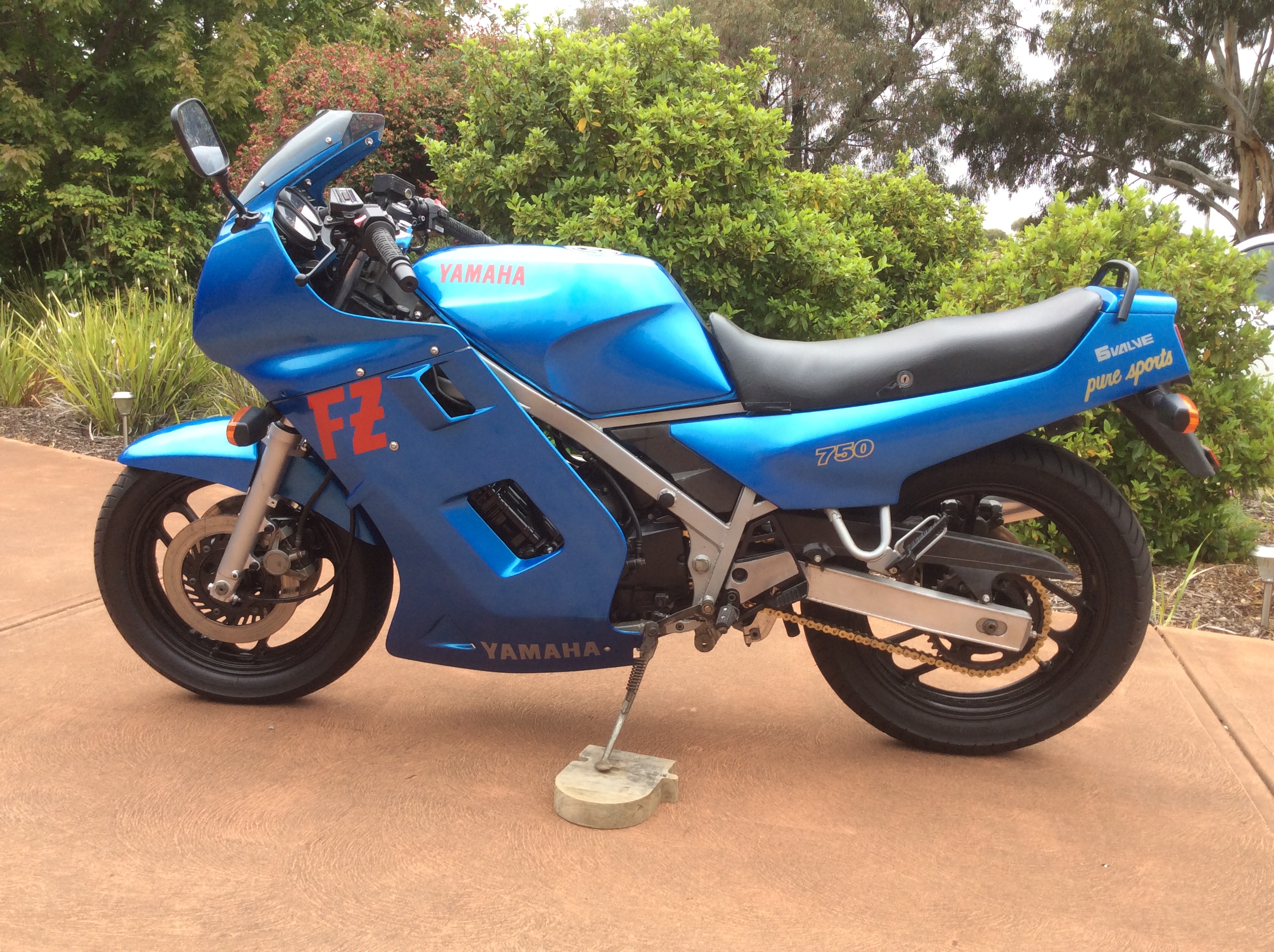 1986 YAMAHA FZ750 ROAD - JBW5040926 - JUST BIKES